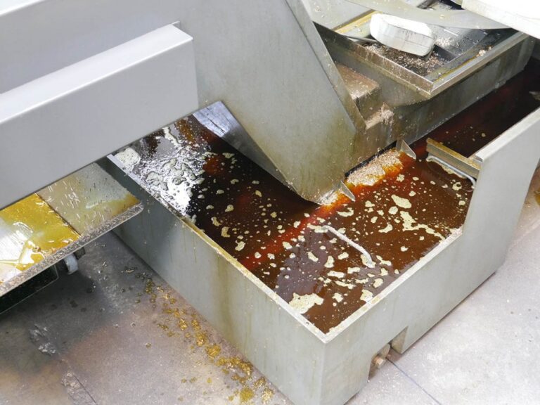 How to efficiently clean CNC machines in your mechanical workshop | DU-PUY